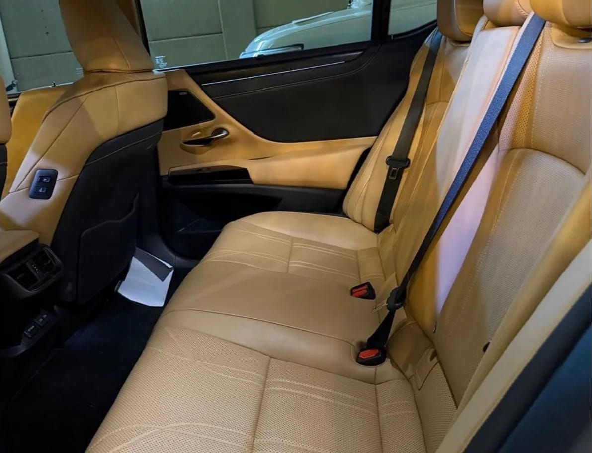 2023 Lexus ES350 - Drivedeelz